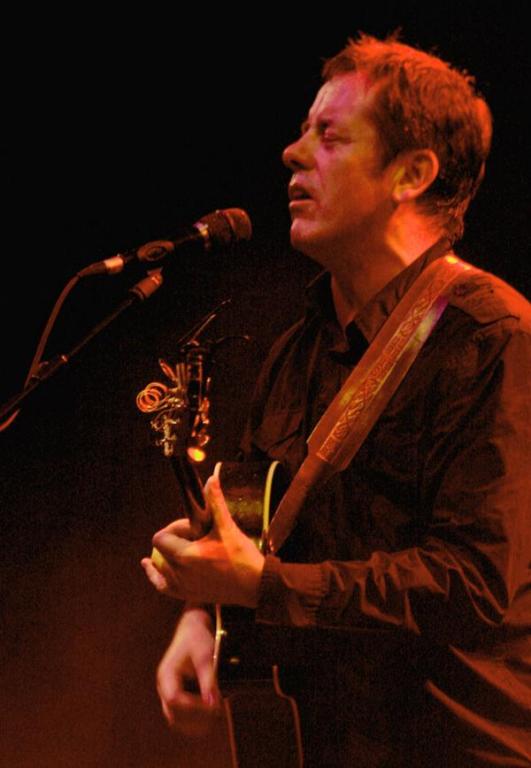 Luka Bloom Looks Back And Ahead On Dreams In America - American Songwriter