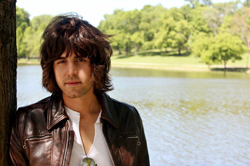 Daily Discovery: Jon Decious, "Do I Ever" - American Songwriter