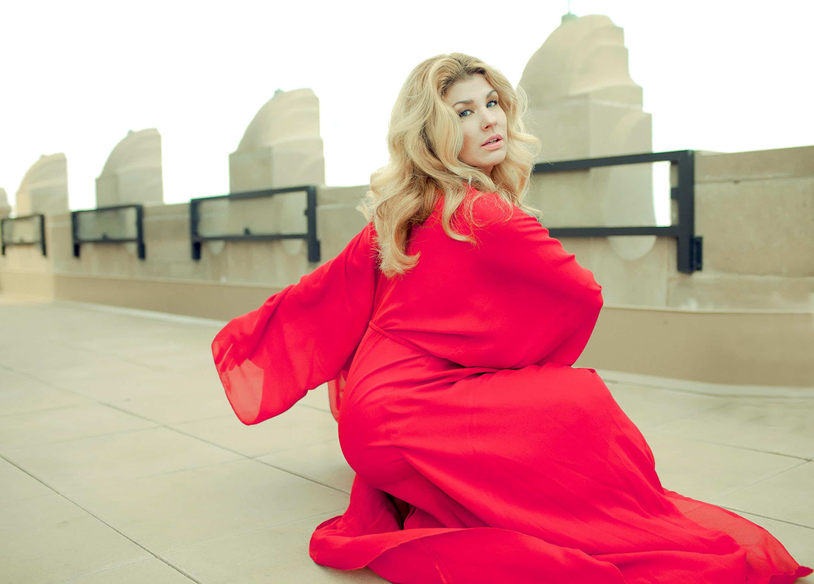 Emily West Celebrates Everyday Life in New Video for "Symphonies ...