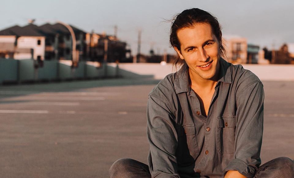 Riley Pearce Releases Intimate 'Acoustic' EP - American Songwriter