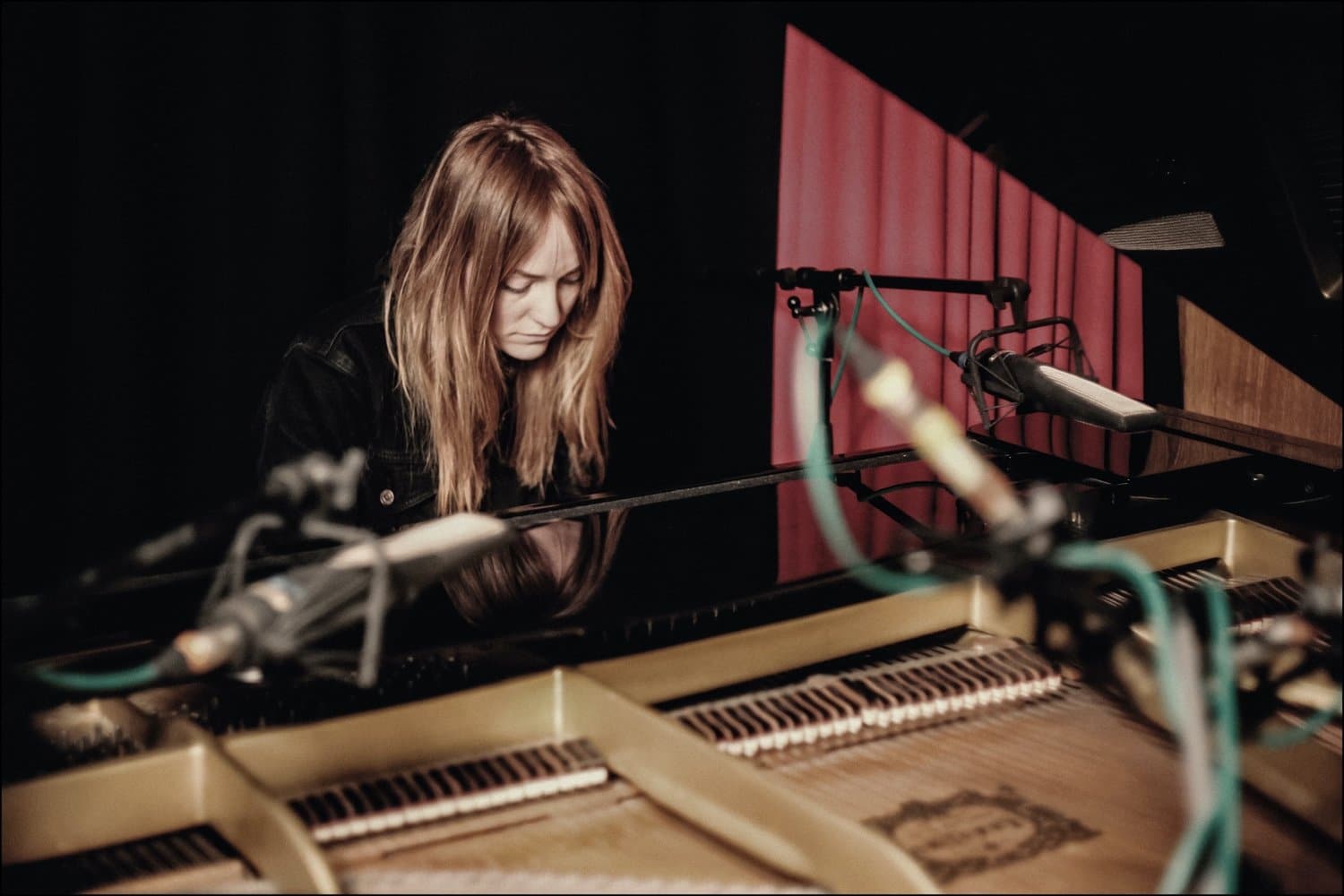 Behind The Scenes Images: Lankum, 'The Livelong Day' - American Songwriter