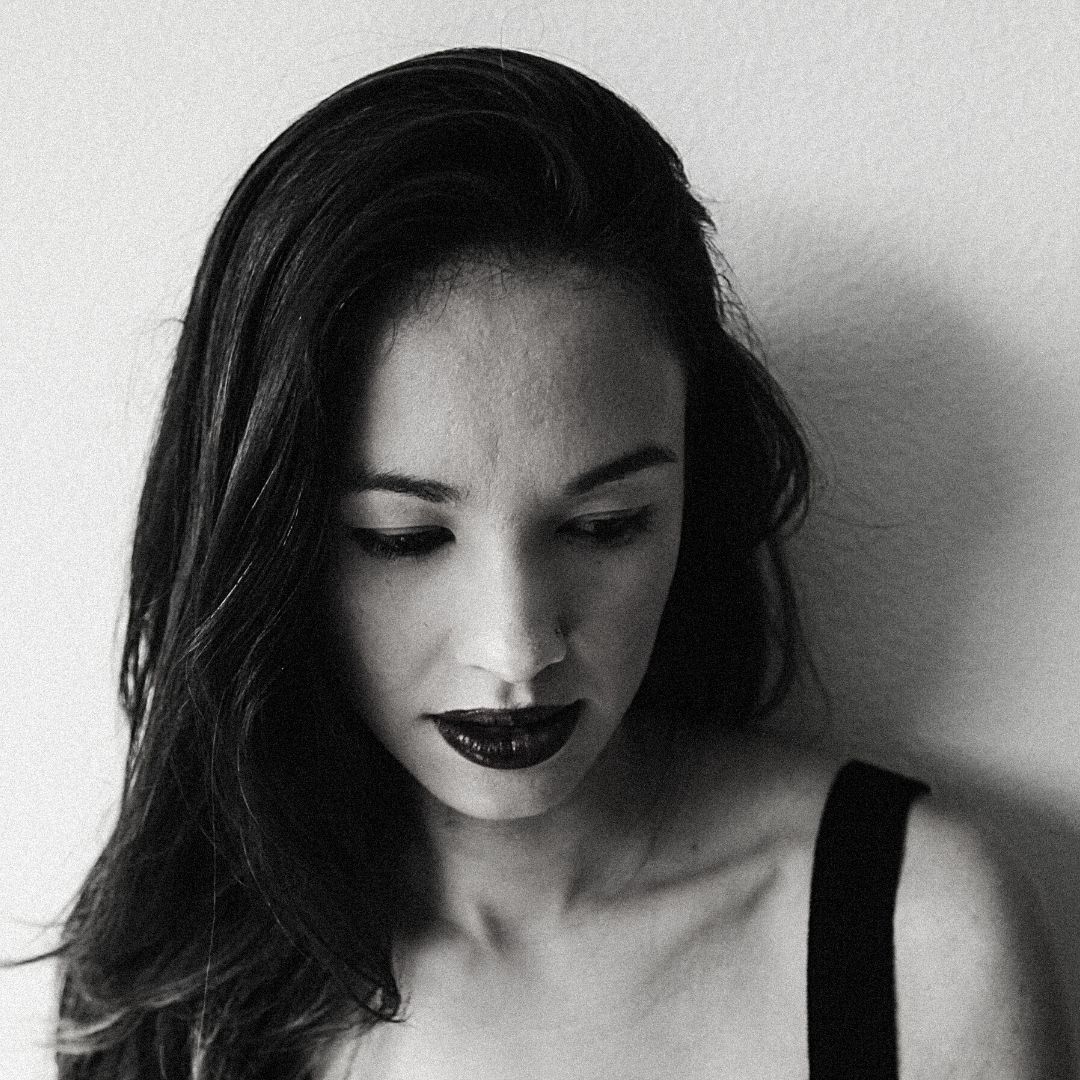 Stephanie Mae Extracts A Love Potion on "You Got Me" - American Songwriter