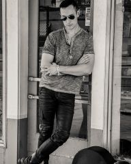 Jeremy Squires Premieres "Hazy," Discusses Writing 'Many Moons'