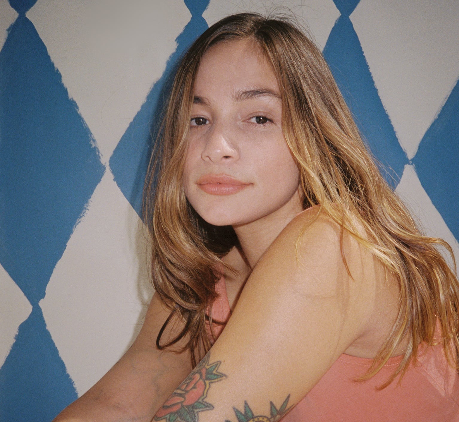 Michi Exudes Fun And Flirty Energy On “Sugarbaby” - American Songwriter