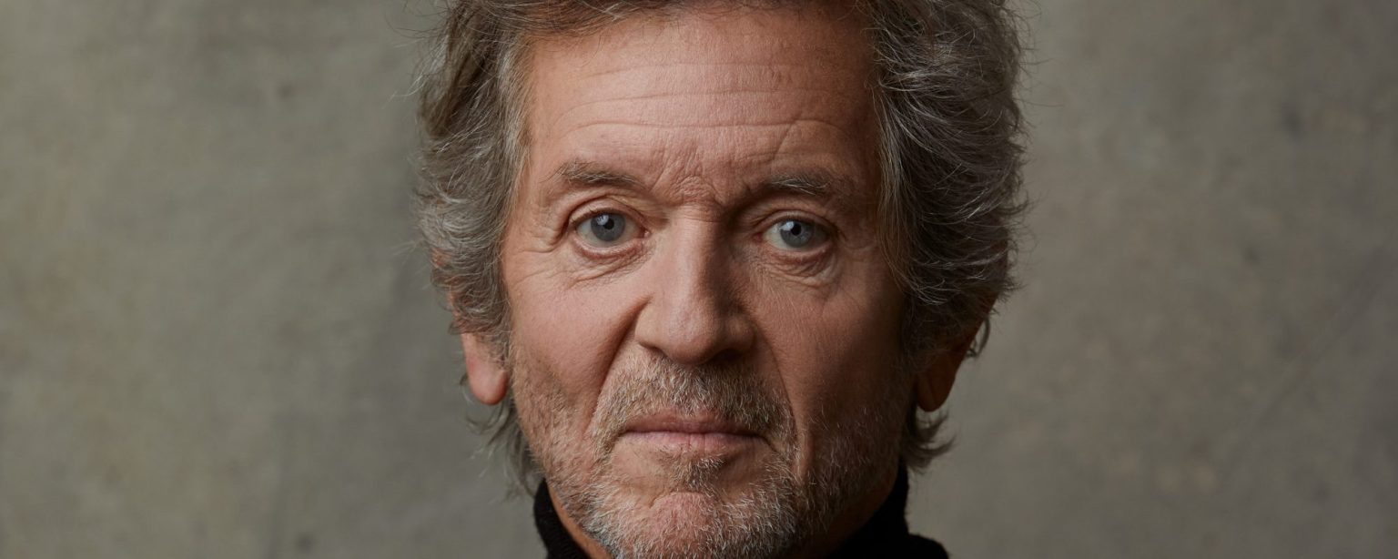 Steve Earle Reflects on America's Discord on “Times Like These”