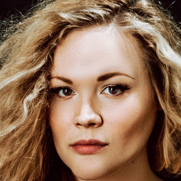 'Medium Rarities' Puts Wild Feathers' Growth On Full Display