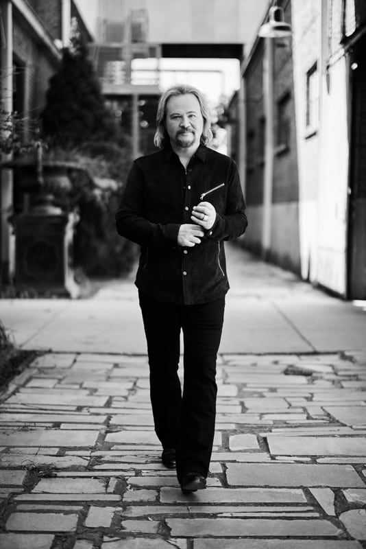 Travis Tritt Releases Single “Smoke in A Bar”; First New Music in 13 ...