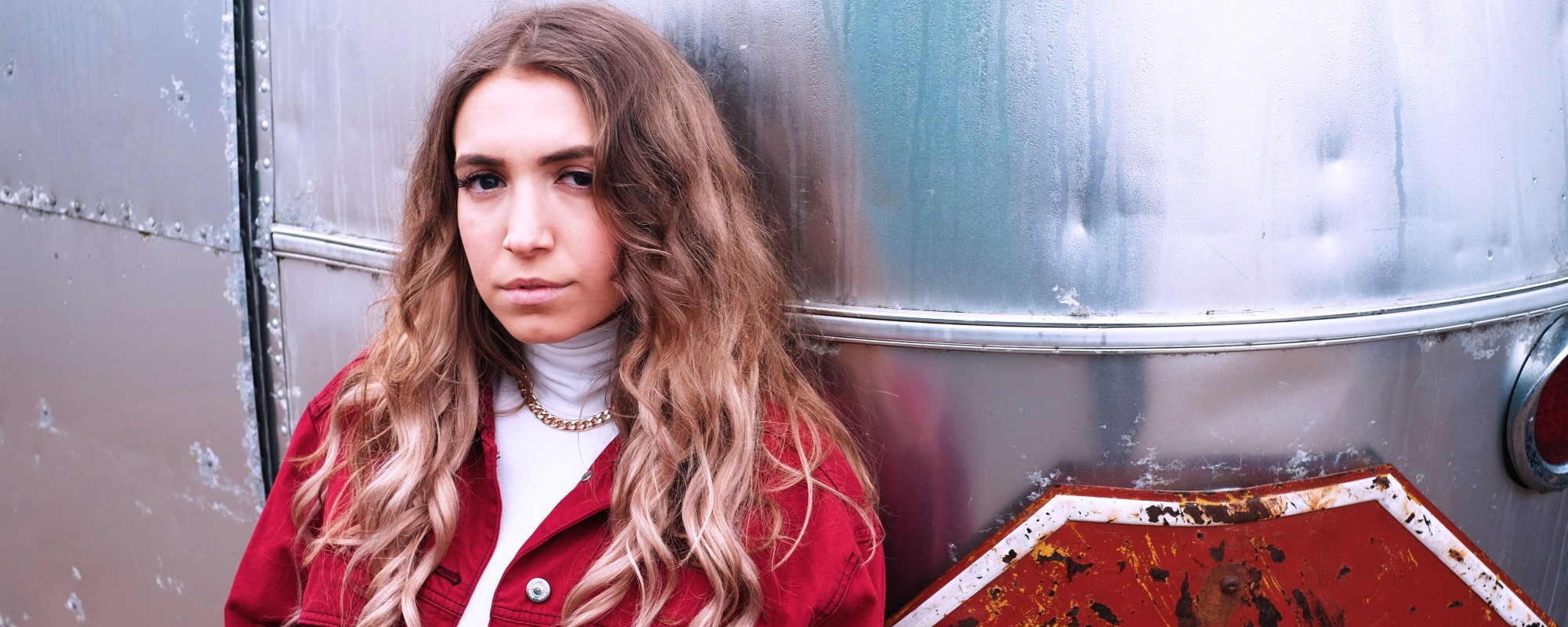 Lisa Heller Flies “red flags” To Own Her Flaws - American Songwriter