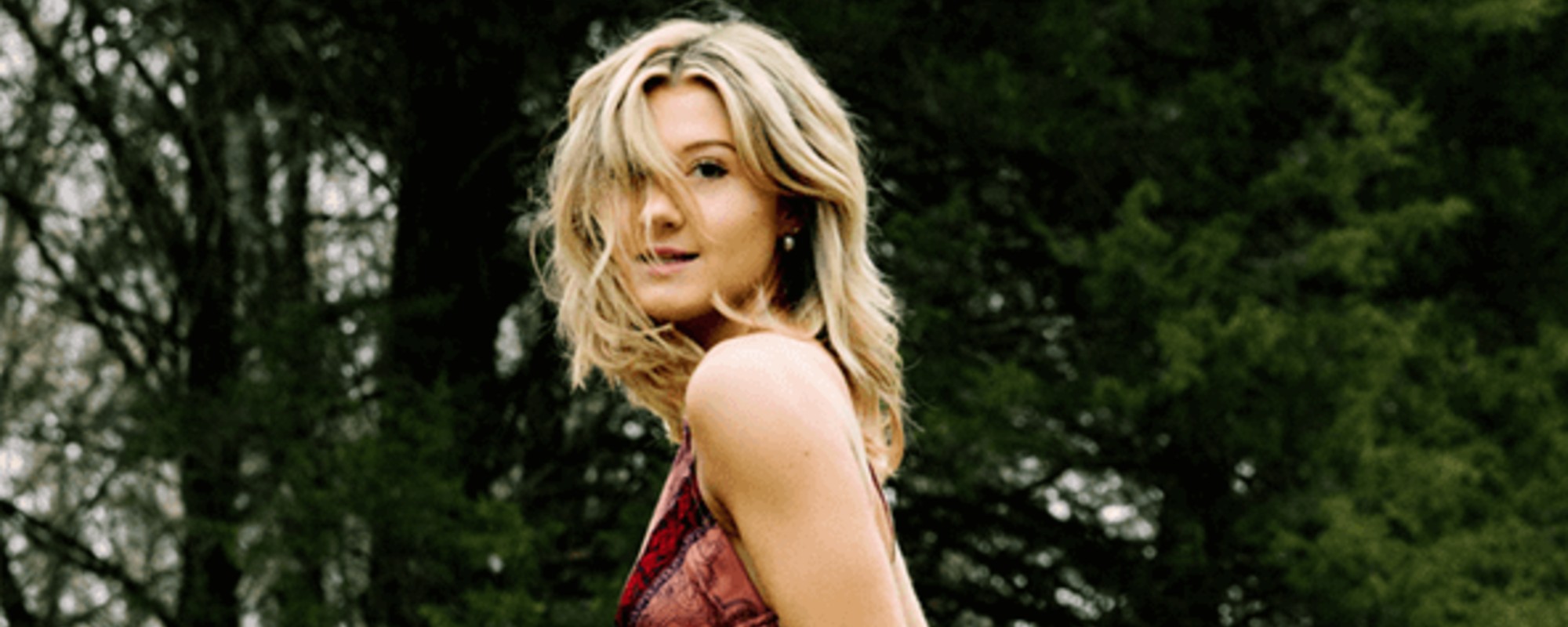 Georgia Webster Shares Her Special “Box Of Memories” - American Songwriter