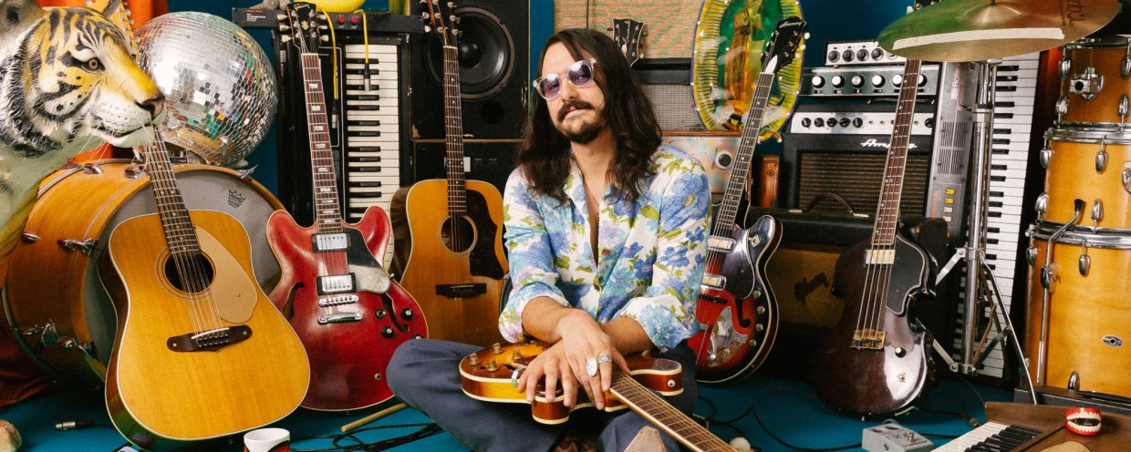 Teddy Thompson Combines Broken Hearts and Classic Pop on 'Heartbreaker ...