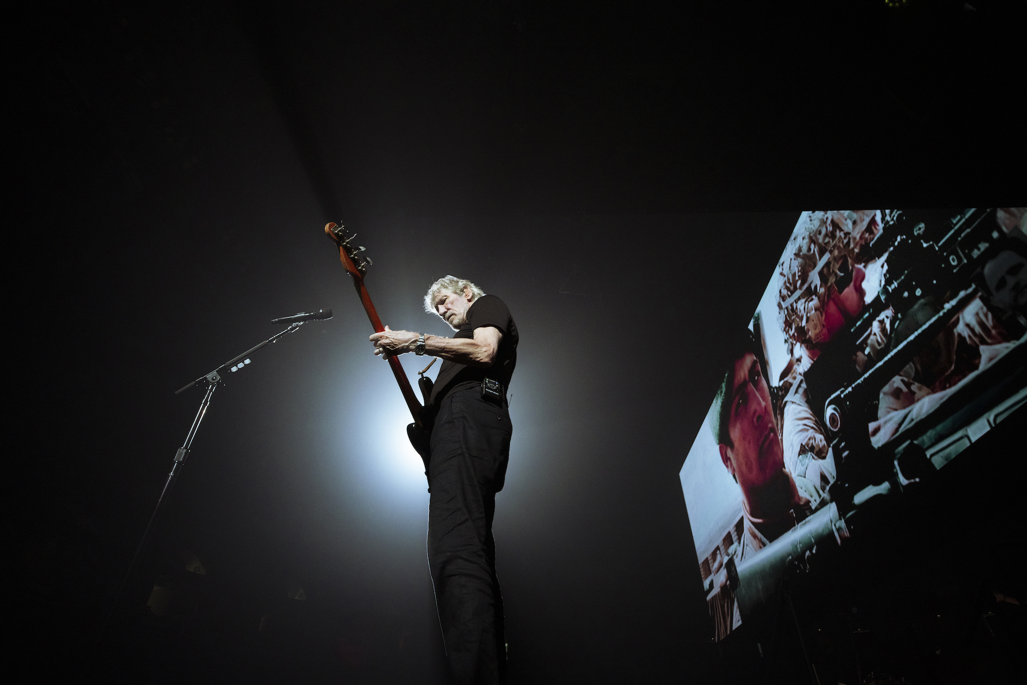 PHOTO GALLERY: Roger Waters Kicks Off This Is Not a Drill Tour ...
