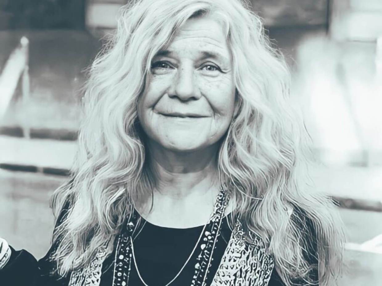 AI Artist Imagines What Elvis Presley, John Lennon, Freddie Mercury ...