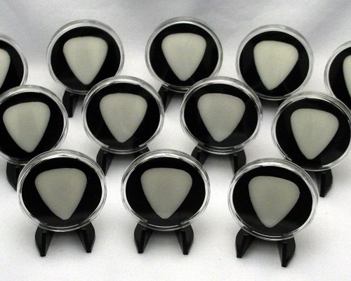 5 Best Guitar Pick Cases for Display, Gigs, & More {2023}