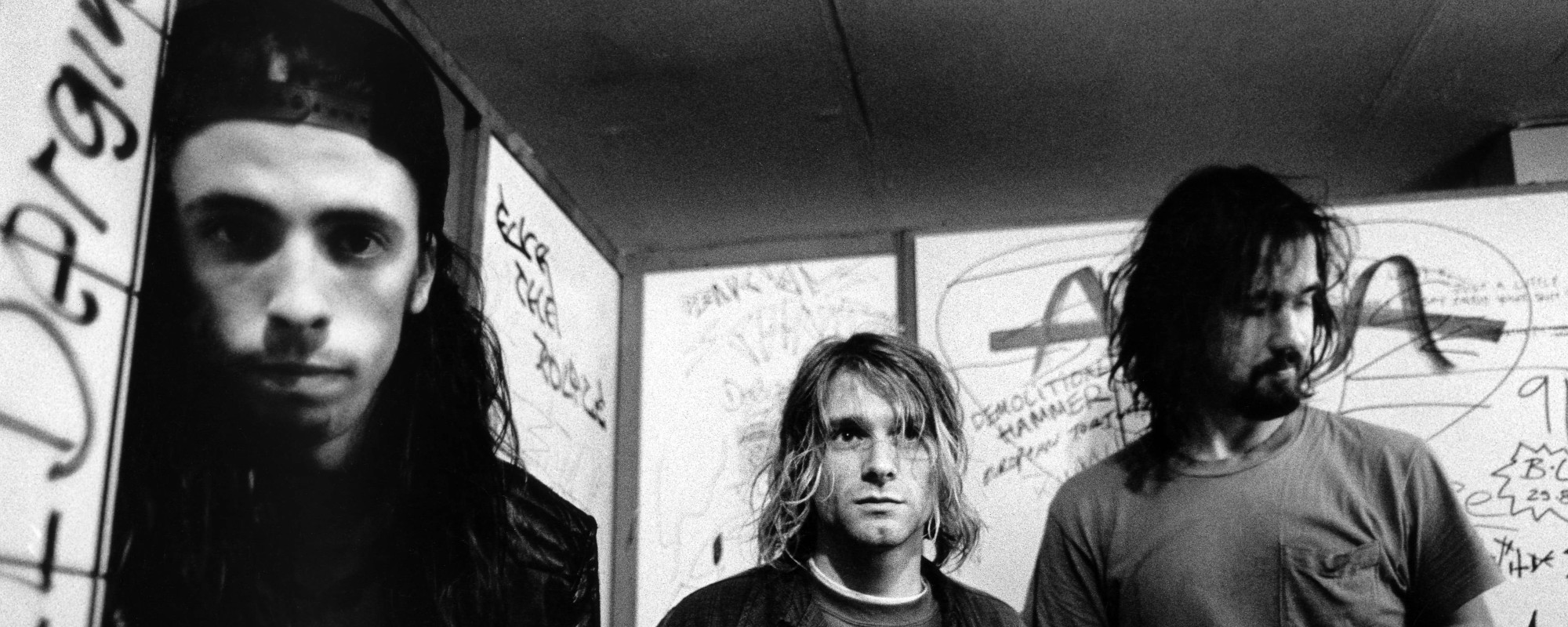 4 Best Moments From Nirvana’s ‘MTV Unplugged’ Performance on Broadcast ...