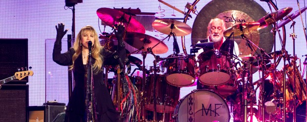 Fleetwood Mac Return to Top 5 on the Charts with ‘Rumours: Live’ | 100. ...
