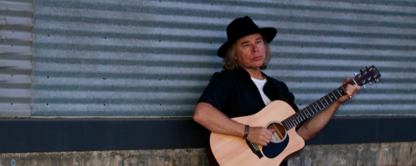 Review: Tom Freund Describes the Distance - American Songwriter