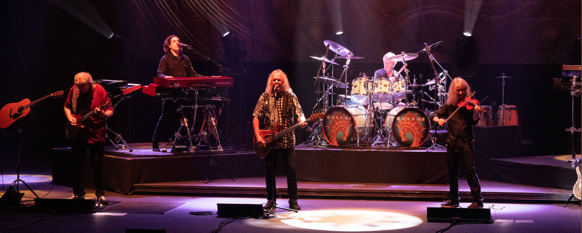 The Story and Meaning Behind "Dust in the Wind," a Fingerpicking ...