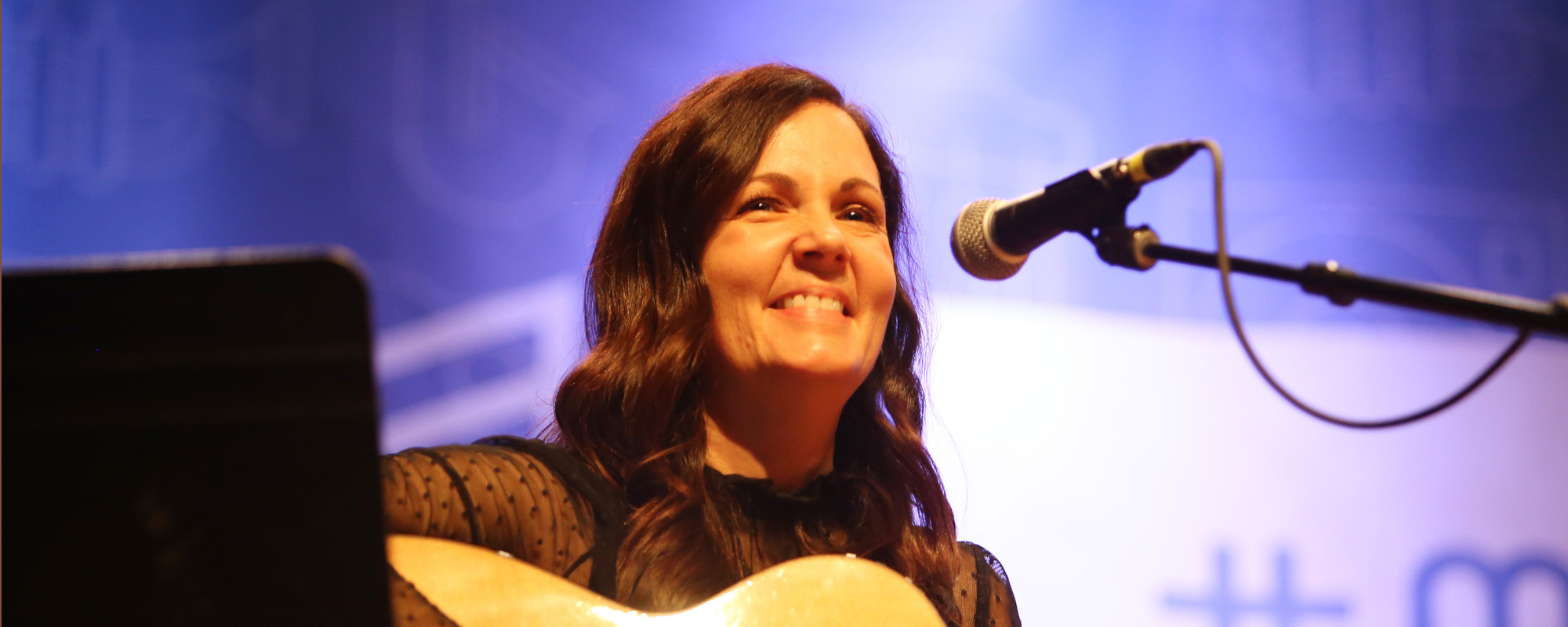 Hit Songwriter Lori McKenna Celebrates Life in New Album ‘1988’ | 100.9 ...