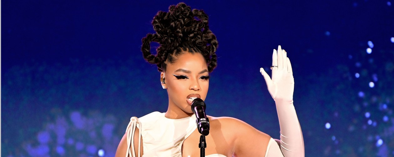 Chlöe Bailey Performs Her First Solo Tiny Desk Concert | 100.9 The ...