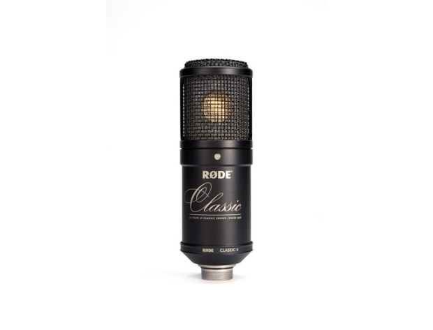 5 Microphones You Didn't Know Snoop Dogg Uses in the Studio