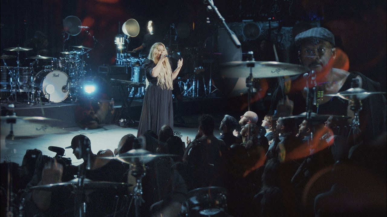 Kelly Clarkson Shares New Summery Single “favorite kind of high” | 100. ...