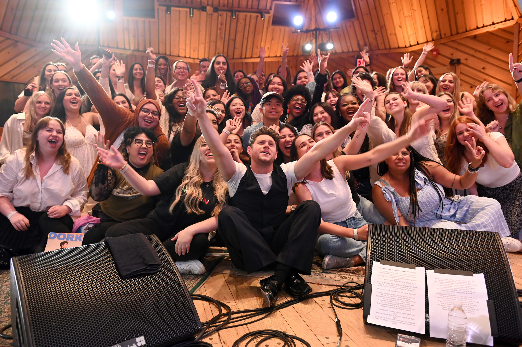 Niall Horan Covers Zach Bryan, Reveals Favorite Taylor Swift Eras