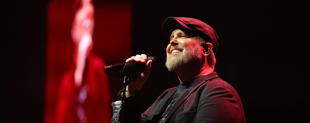 Dennis Quaid on New Album 'Fallen': "Music is Fellowship"