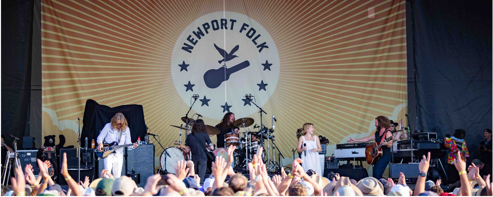 Maggie Rogers and My Morning Jacket Cover Fleetwood Mac at Newport Folk ...