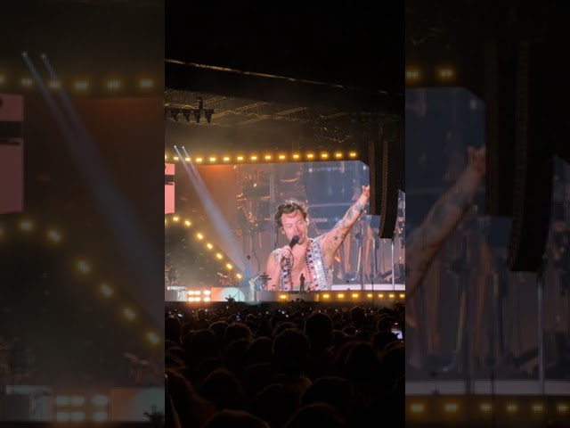 Harry Styles Gives Emotional Speeches as Love On Tour Wraps in Italy ...