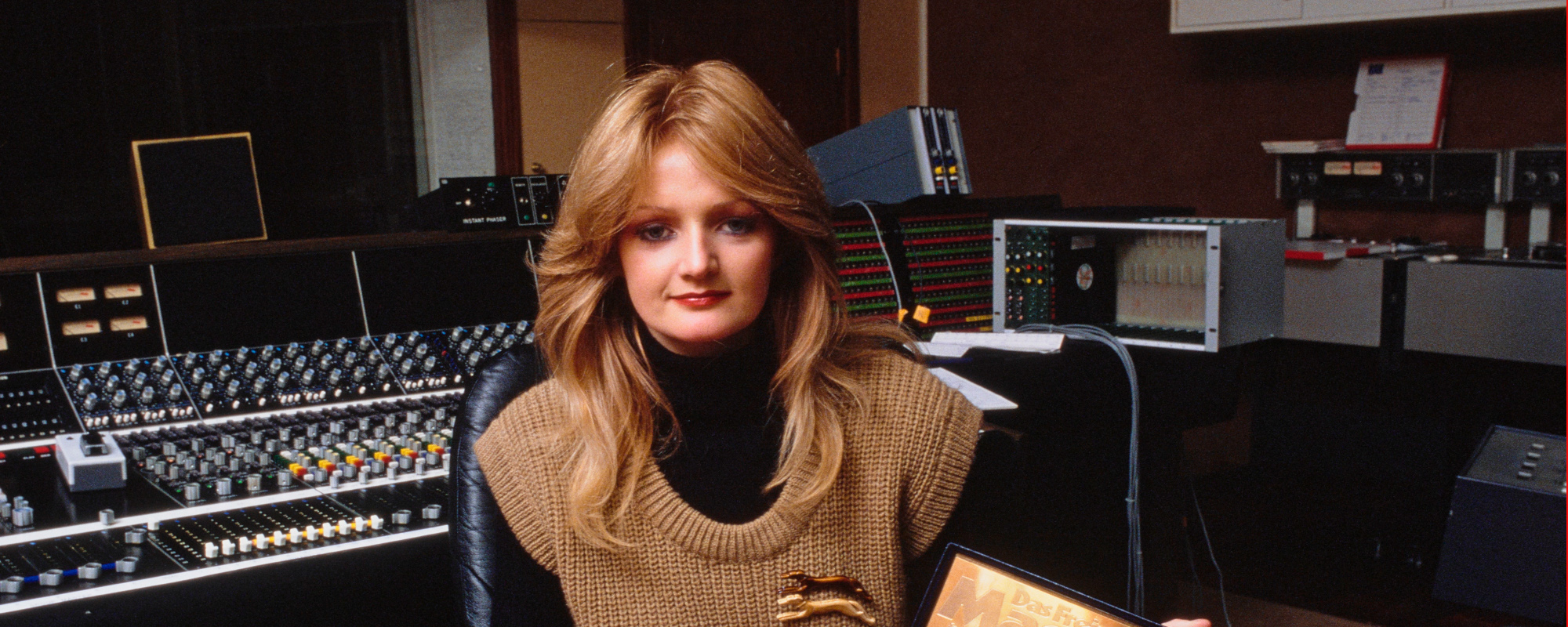 Bonnie Tyler’s Signature Voice and the Painful Technique She Used To ...