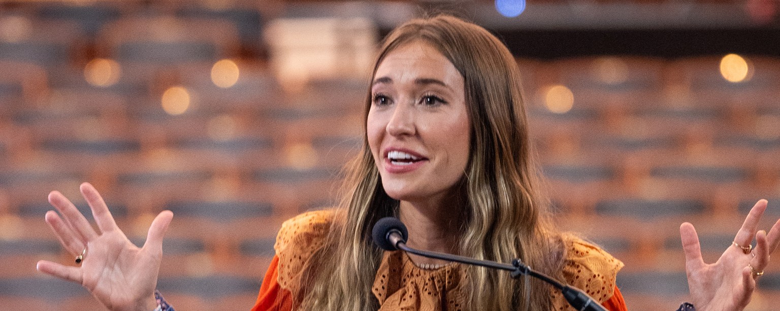 Lauren Daigle Shatters the Illusion of Perfect Appearances with New ...