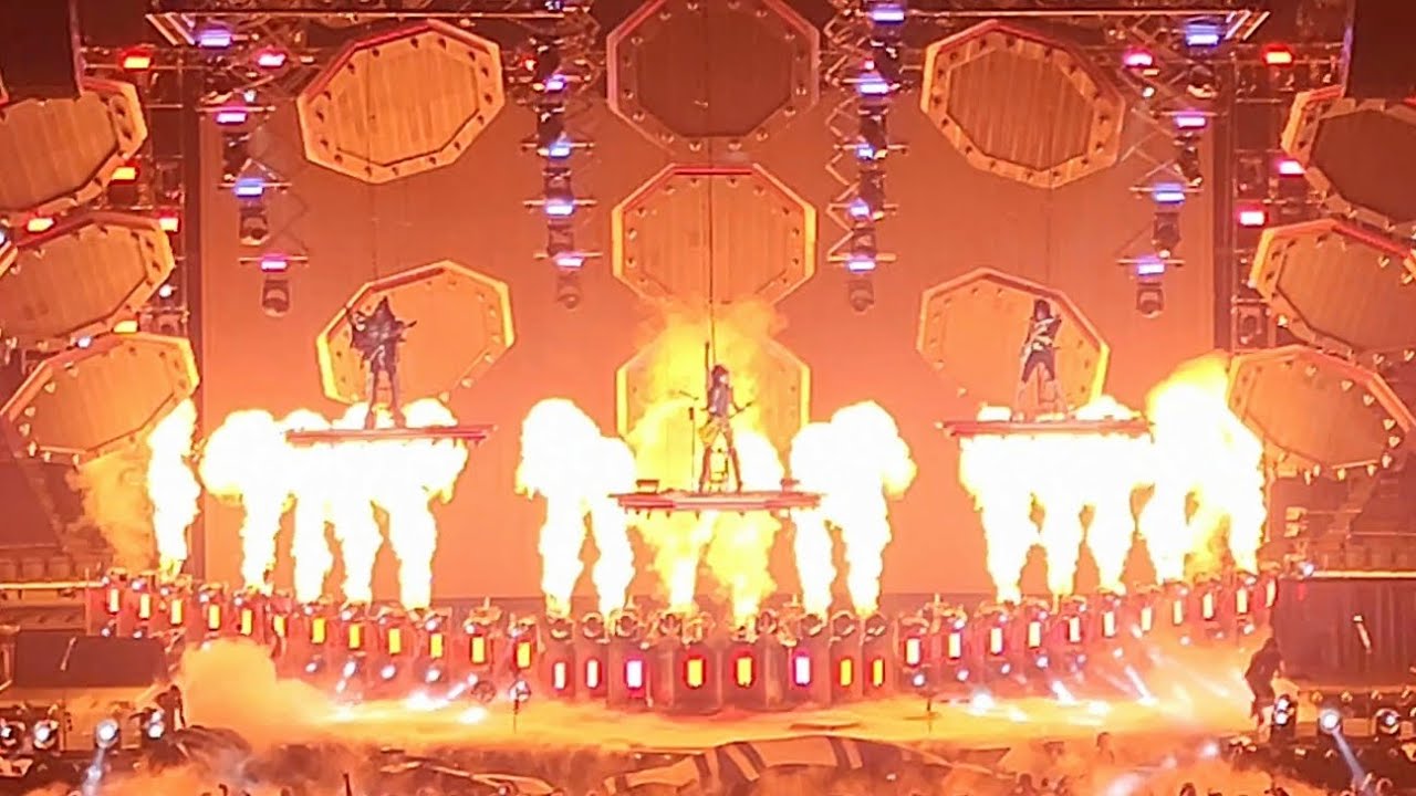 5 Must See Arena Tours to Catch Before They Wrap Up | 101.3 The Grade ...
