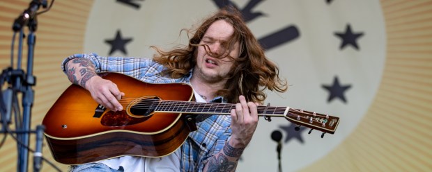 Billy Strings Extends 2024 Tour Dates with Arena Shows | 100.9 The ...