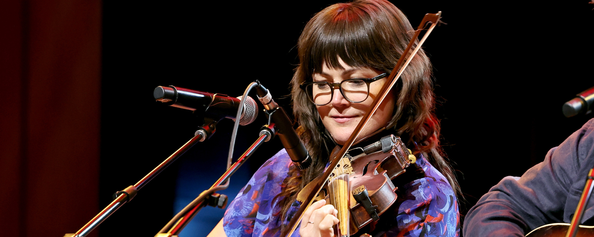 5 Female Fiddle Players Breaking Barriers | 100.9 The Grade | Classic ...