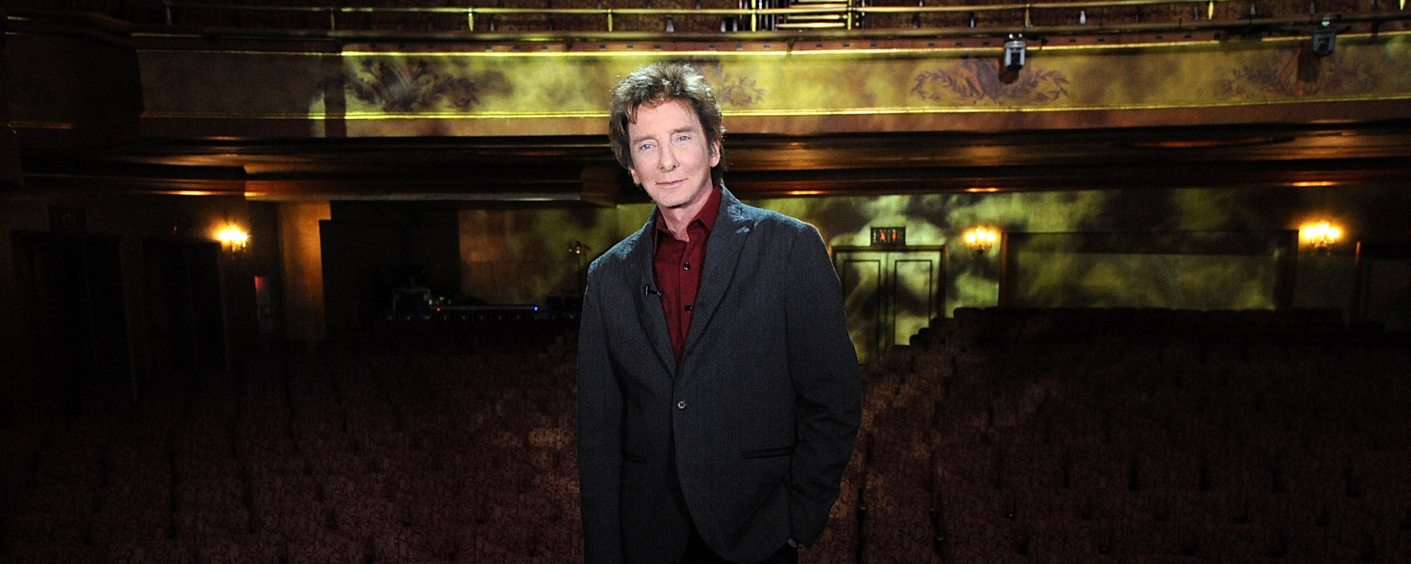 The Gloomy Story Behind Lola the Showgirl in Barry Manilow's 1978 Hit ...