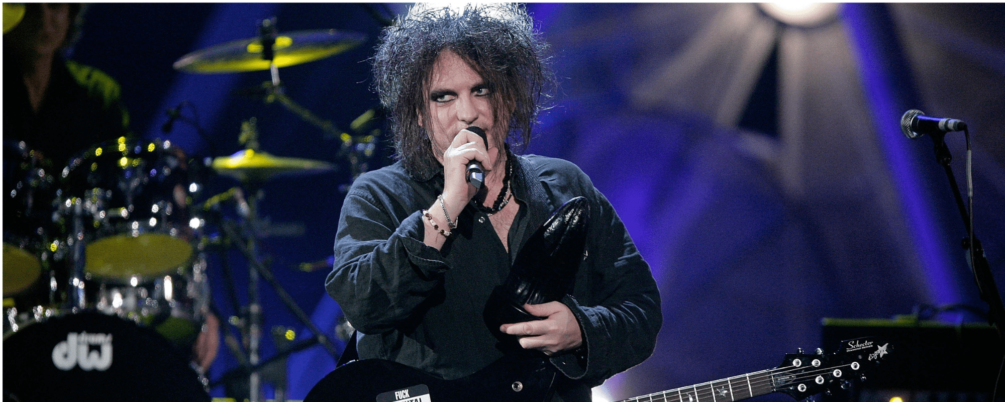 Robert Smith of the Cure Plans to “Retire” in 2029 - American Songwriter