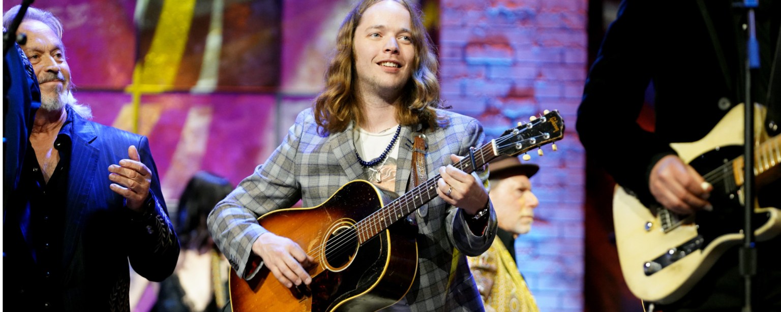 Billy Strings is the Future of Bluegrass - American Songwriter