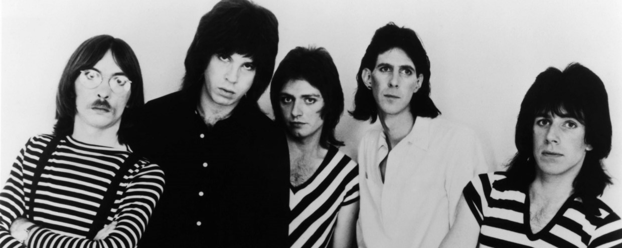 6 Rock Ballads That Tug at the Heartstrings - American Songwriter