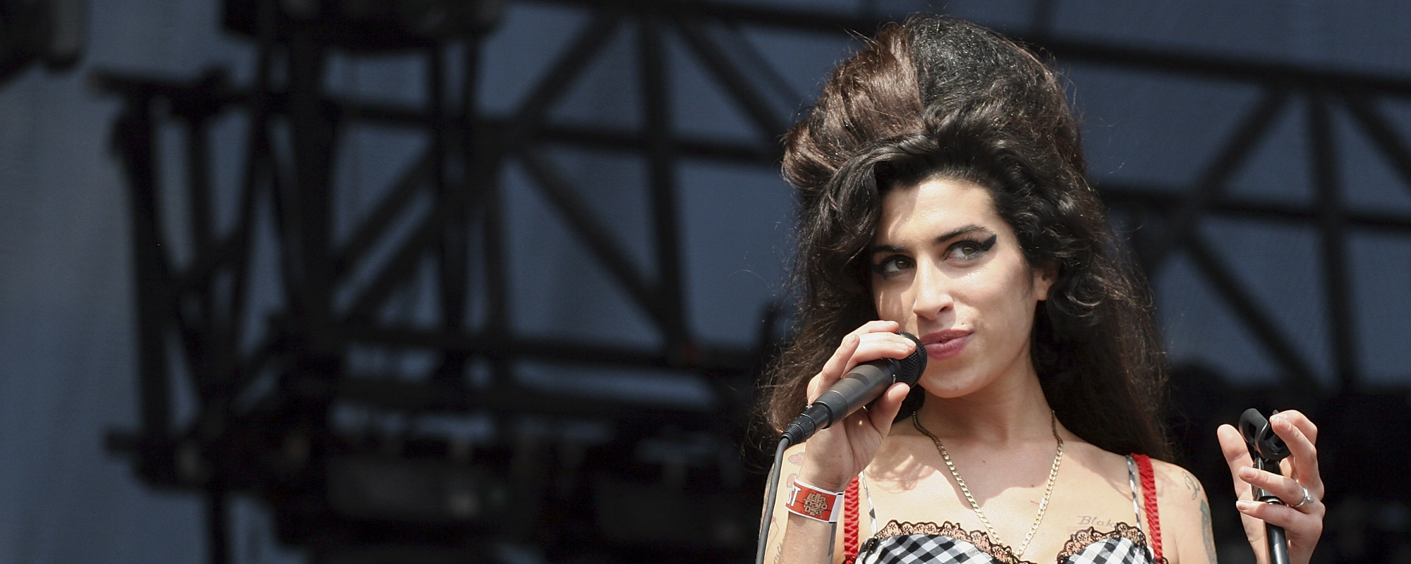 Behind the Tragic Death of Amy Winehouse - American Songwriter