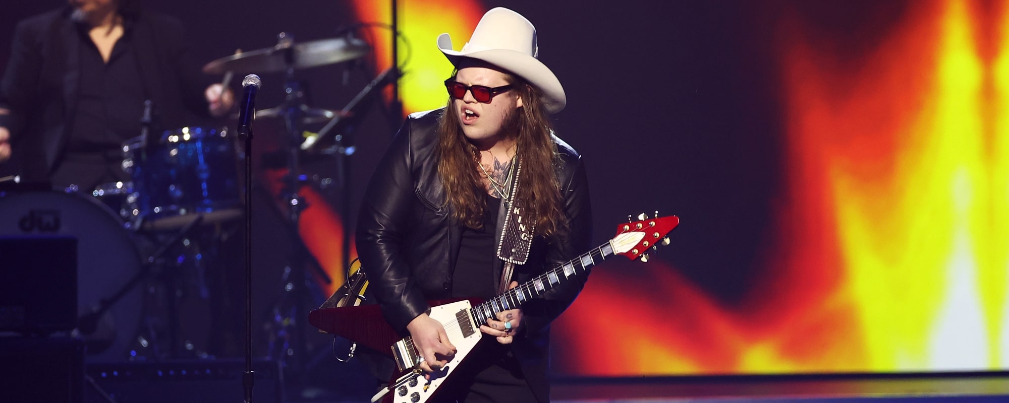 Marcus King Performs Acoustic Rendition of Tyler Childers' "Shake the ...