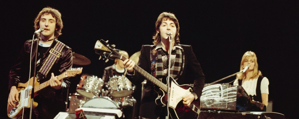 These 5 Songs Have Some of the Best Rock Screams Ever - American Songwriter