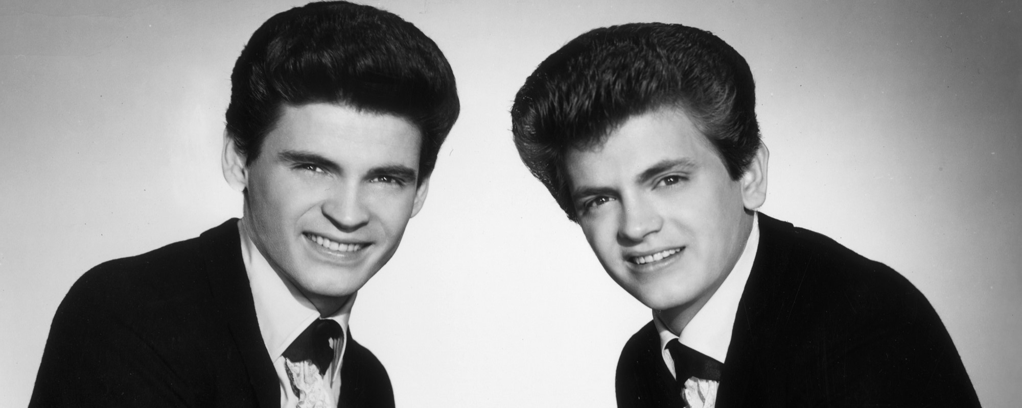On This Day: The Everly Brothers Break up on Stage in 1973, Complete ...