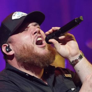 3 Eternal Classic Rock Songs from the 1990s - American Songwriter