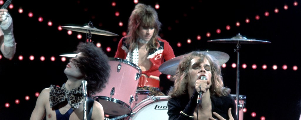 The 20 Best Barry Gibb (Bee Gees) Quotes - American Songwriter