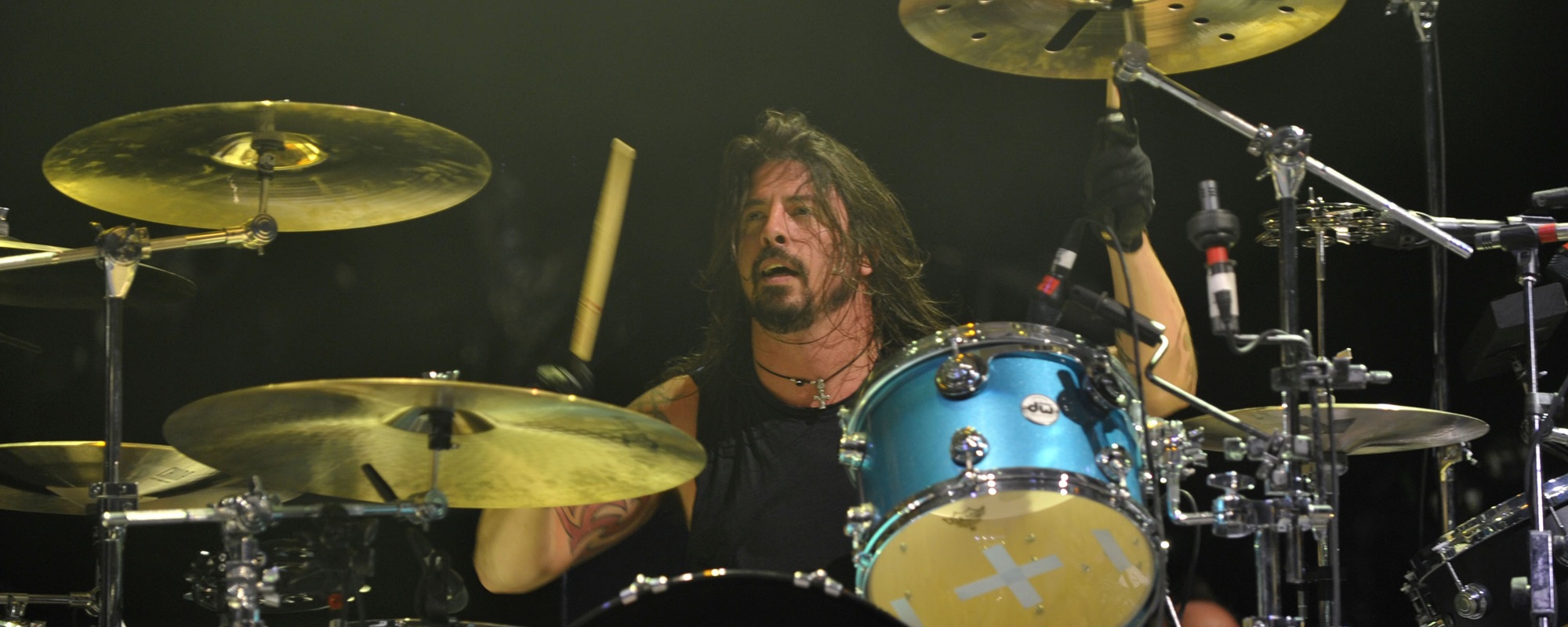 Dave Grohl and Daughter Violet Perform "Heart Shaped Box"