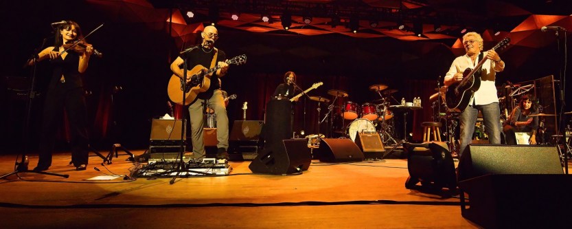 The Meaning Behind the Song Lyrics: “Pontoon” by Little Big Town