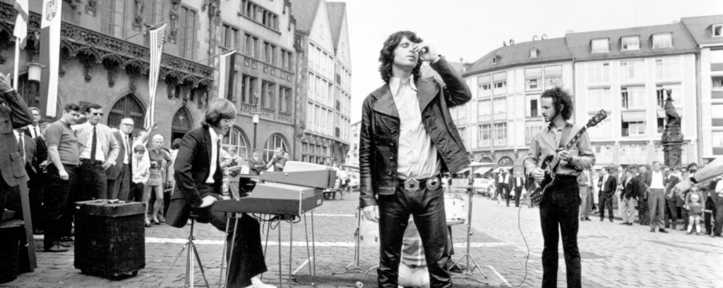 7 Legendary Fiddle Players Who Redefined Music Genres