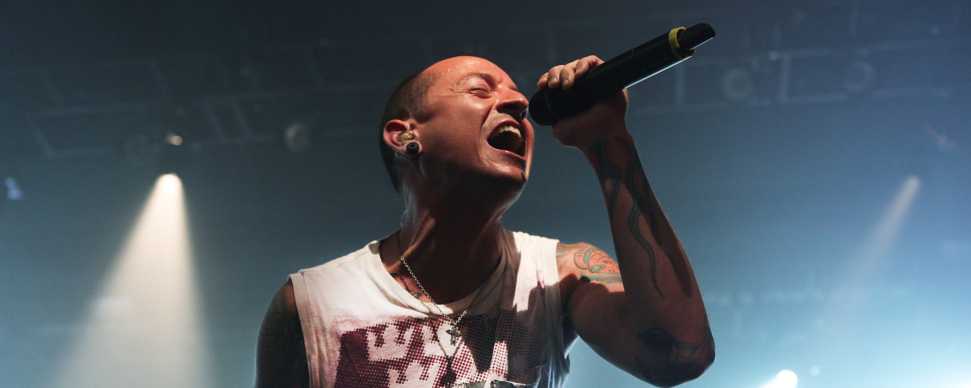 Watch Chester Bennington’s Heartbreaking Final Performance With Linkin ...