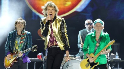 7 Classic Rock Bands That Ruled the 1970s - American Songwriter