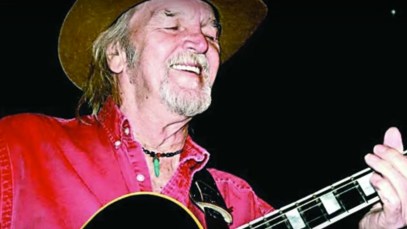 Watch This Adorable Jelly Roll Encounter With His Littlest Fan ...